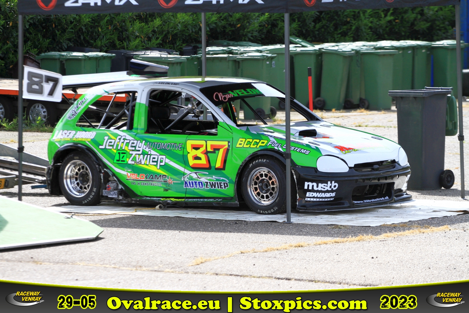 Pfingstracing Venray – Ovalrace Autospeedway